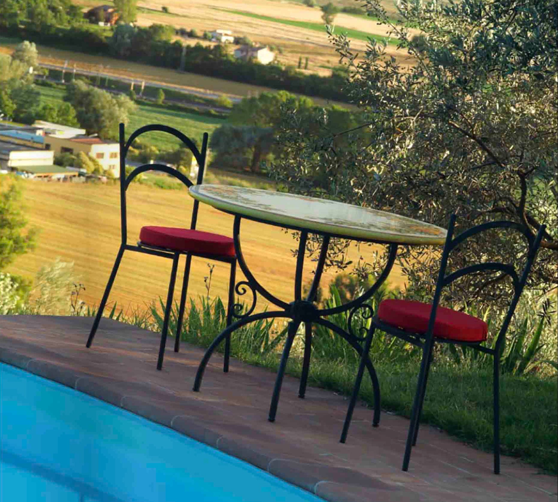 Round Lava Stone Table - Cascia Design – MistralArt